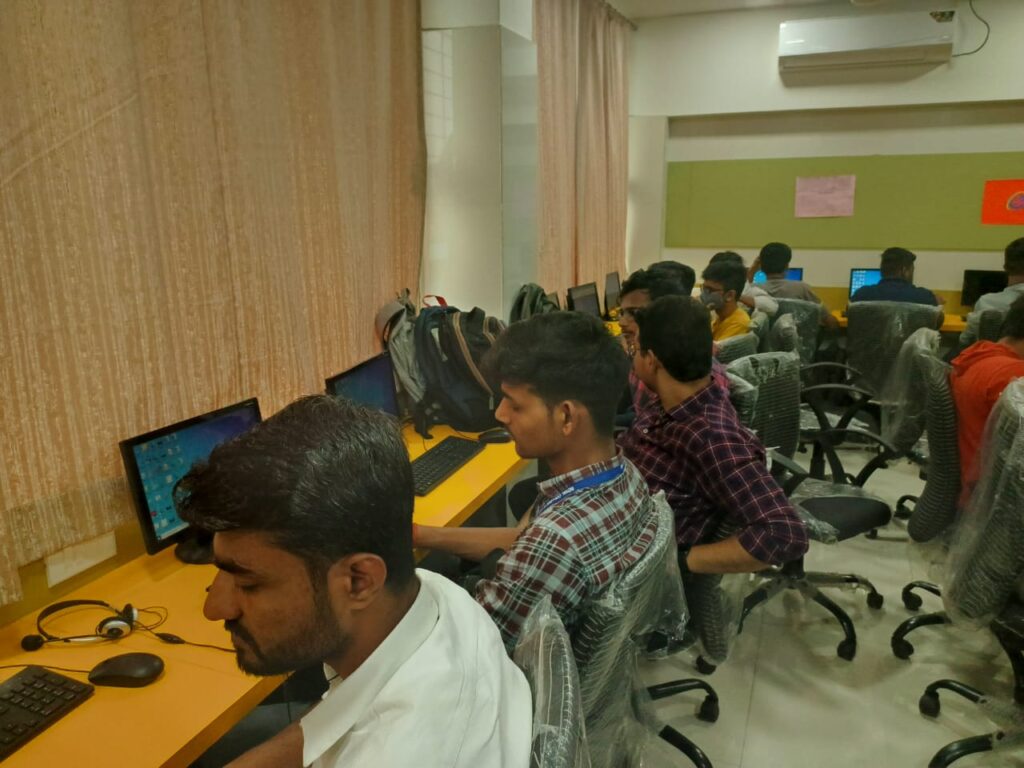 Computer Lab - Royal College Dombivli